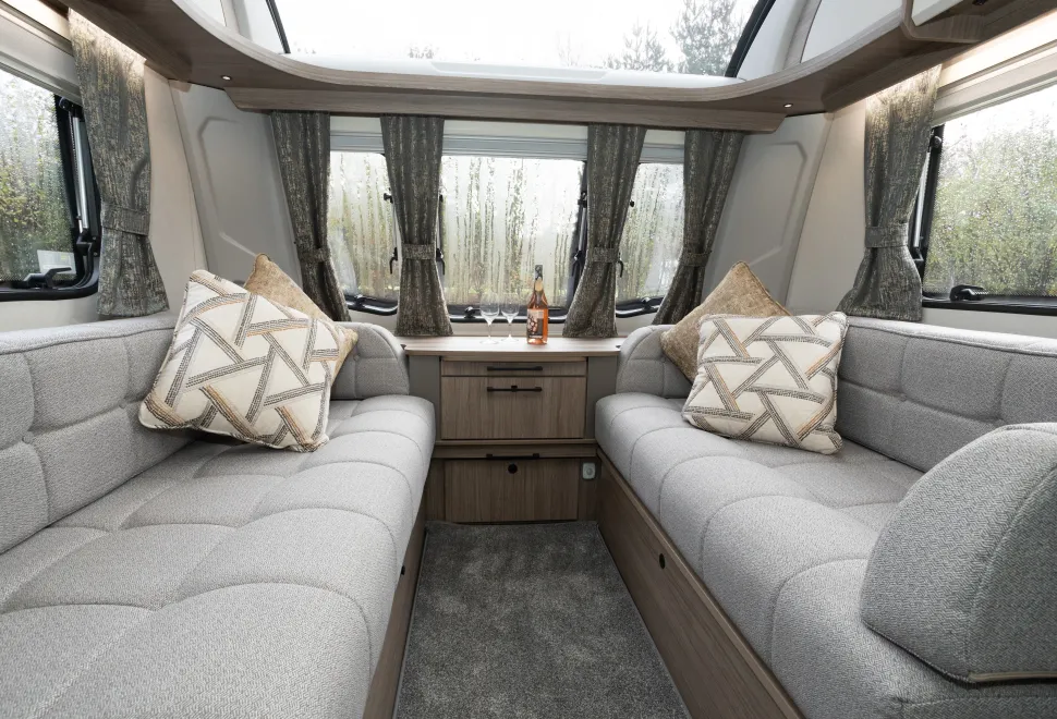 Coachman Acadia 575 | Review | Out & About Live