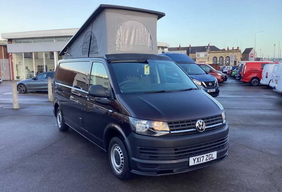 Volkswagen Transporter 2017 | Out & About Live