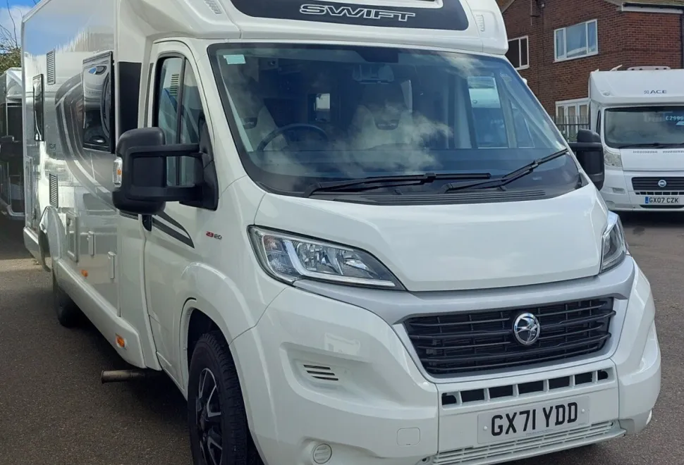 Swift Escape 694 2022 | Out & About Live