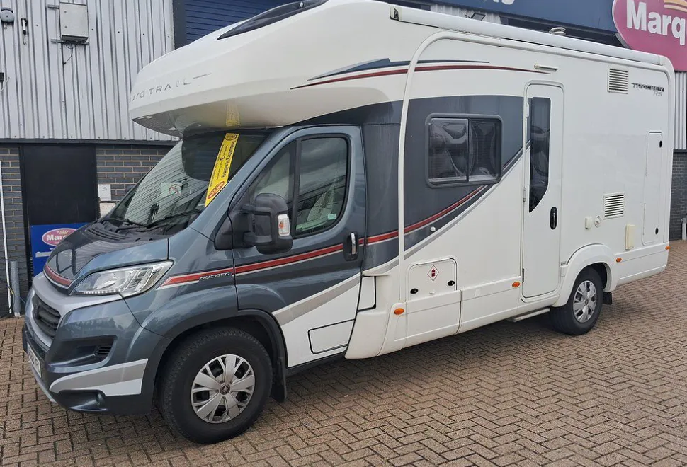 AUTOTRAIL TRACKER RS 2019-02-11 | Out & About Live