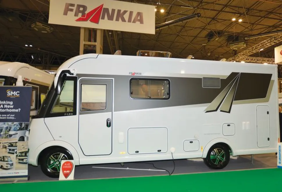 Frankia F-Line I 680 SG A-class | Review | | Out & About Live