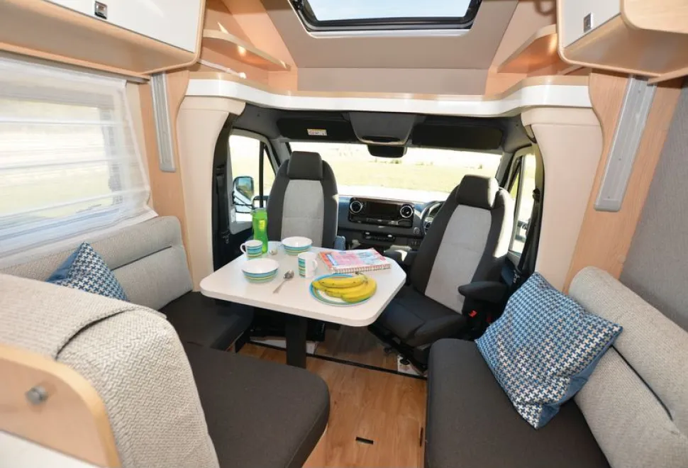 Hymer B-Class ModernComfort T 550 WhiteLine low profile | Review | Out ...