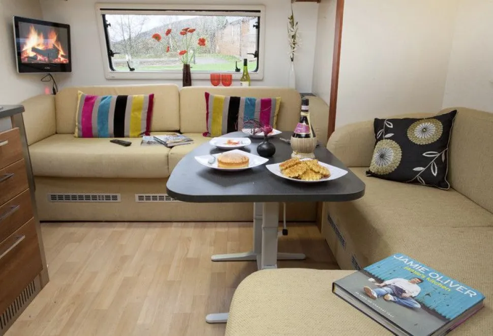 Fifth Wheel Inos caravan | Review | Out & About Live