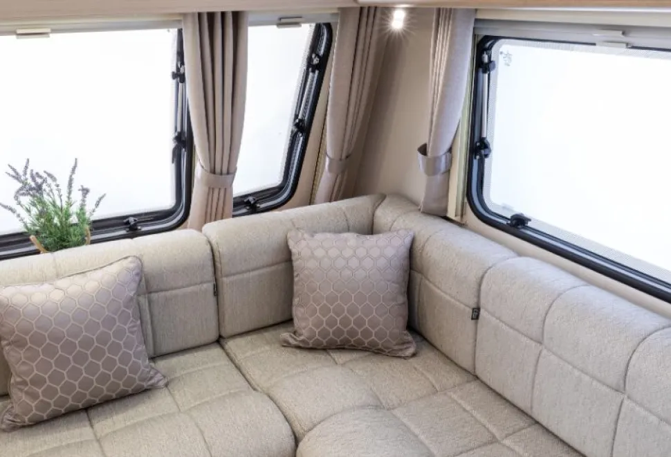 Elddis Avanté 454 | Review | Out & About Live