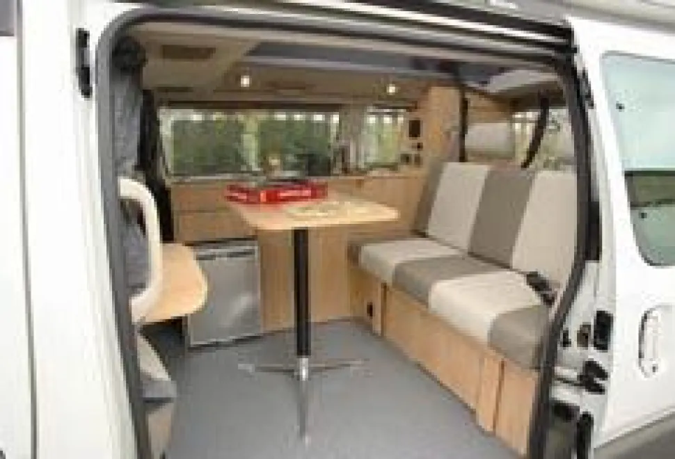 Wellhouse Toyota Grand Hiace | Review | Out & About Live