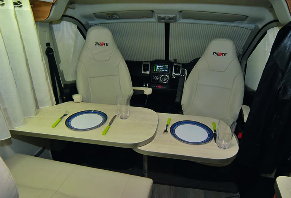Pilote Foxy Van V540G | Review | Out & About Live